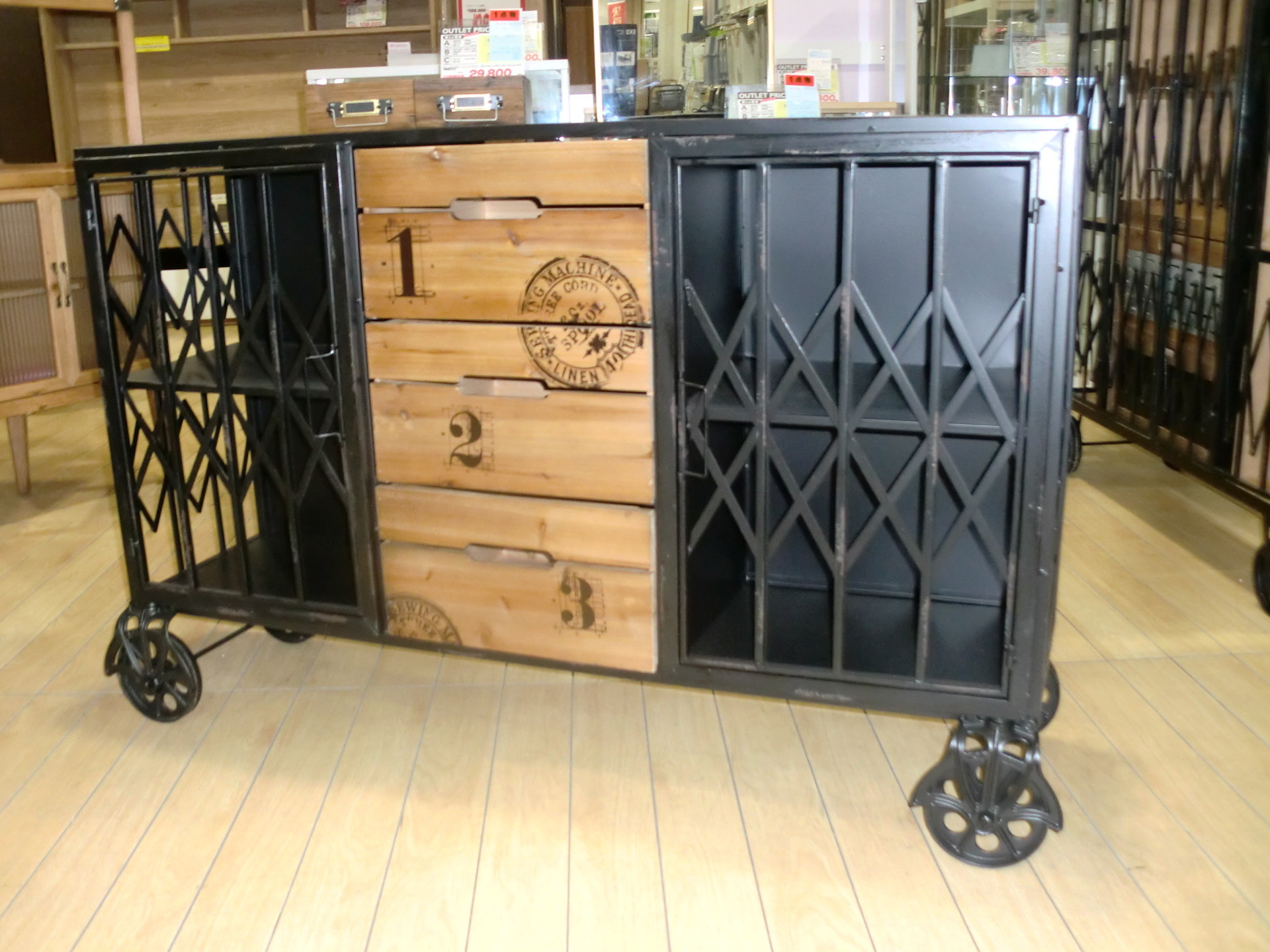 ヴィンテージ風リビングボード: MEGAMAX 千葉NT店 BLOG